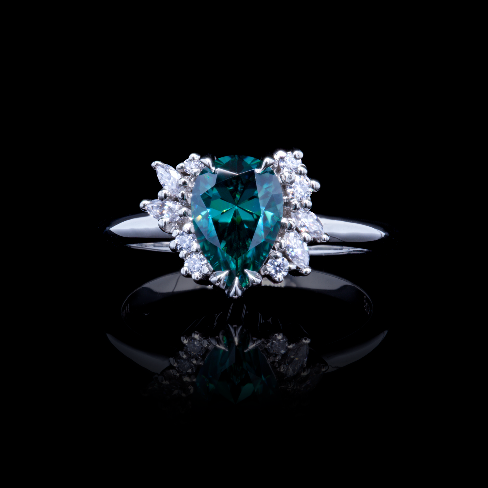 The Truth About Diamond Fluorescence: Value, Myths & Savings – Janine ...